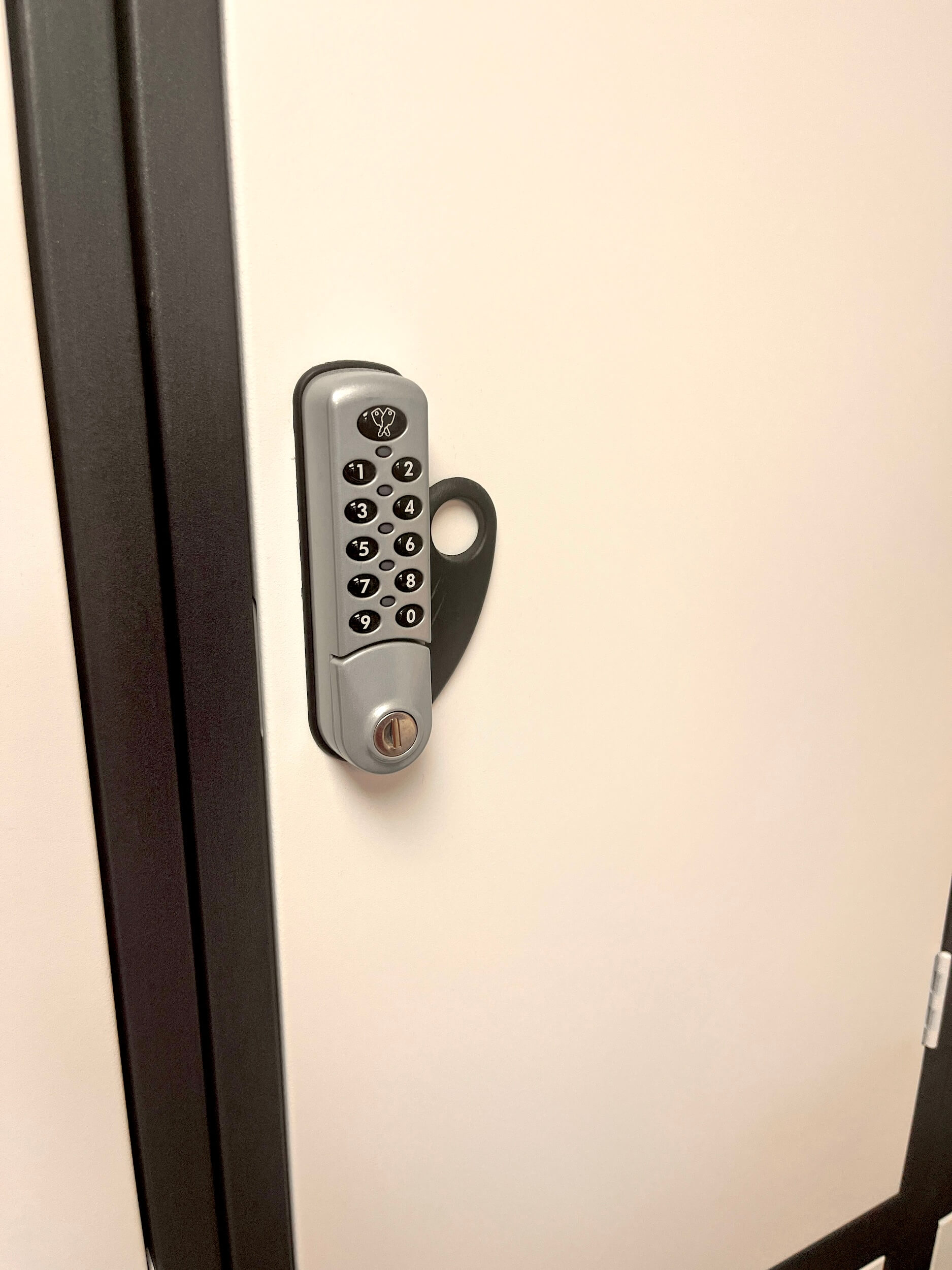 Locker Drop Off Service | Waeshous